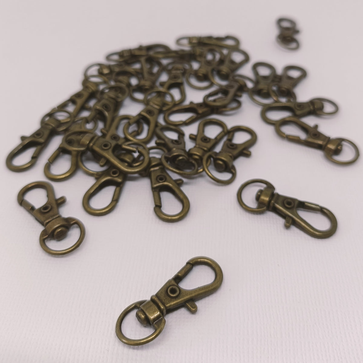 Swivel Lobster Claw Clasp (Small) – Delphine Arlove Studio